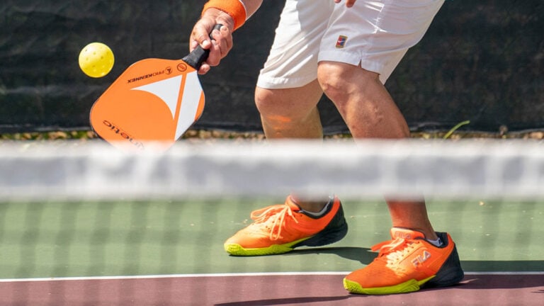 The Best Ways to Return a Serve in Pickleball – The Art of Pickleball