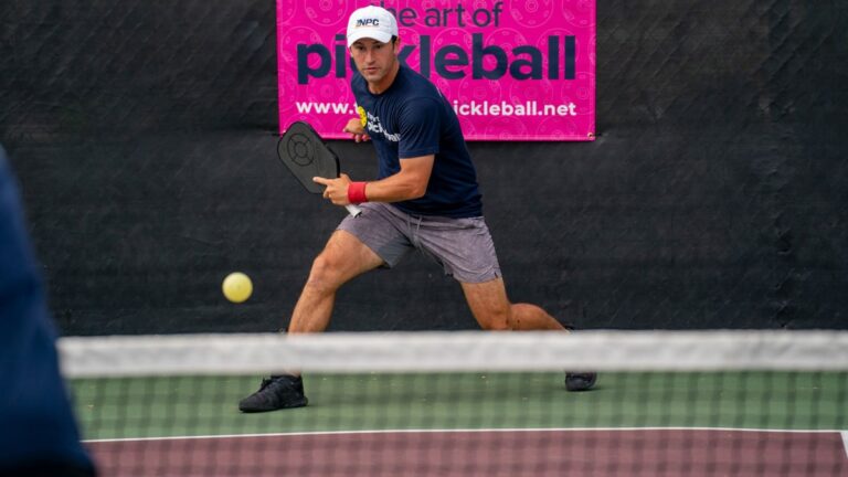 Key Techniques for Proper Stance and Paddle Position – The Art of ...